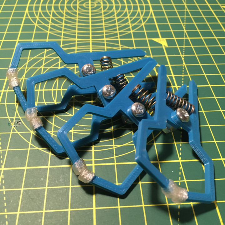 3D Printable Mini Clamps (Wide Jaw) by James Paz-Cundy
