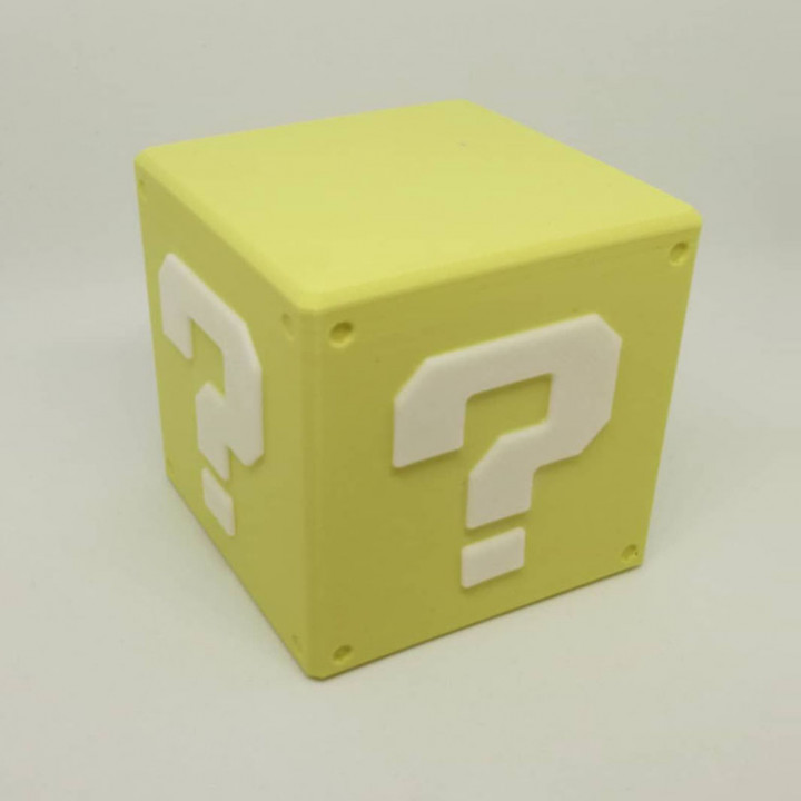 3D Printable Question Box Lamp - Super Mario by Alessio