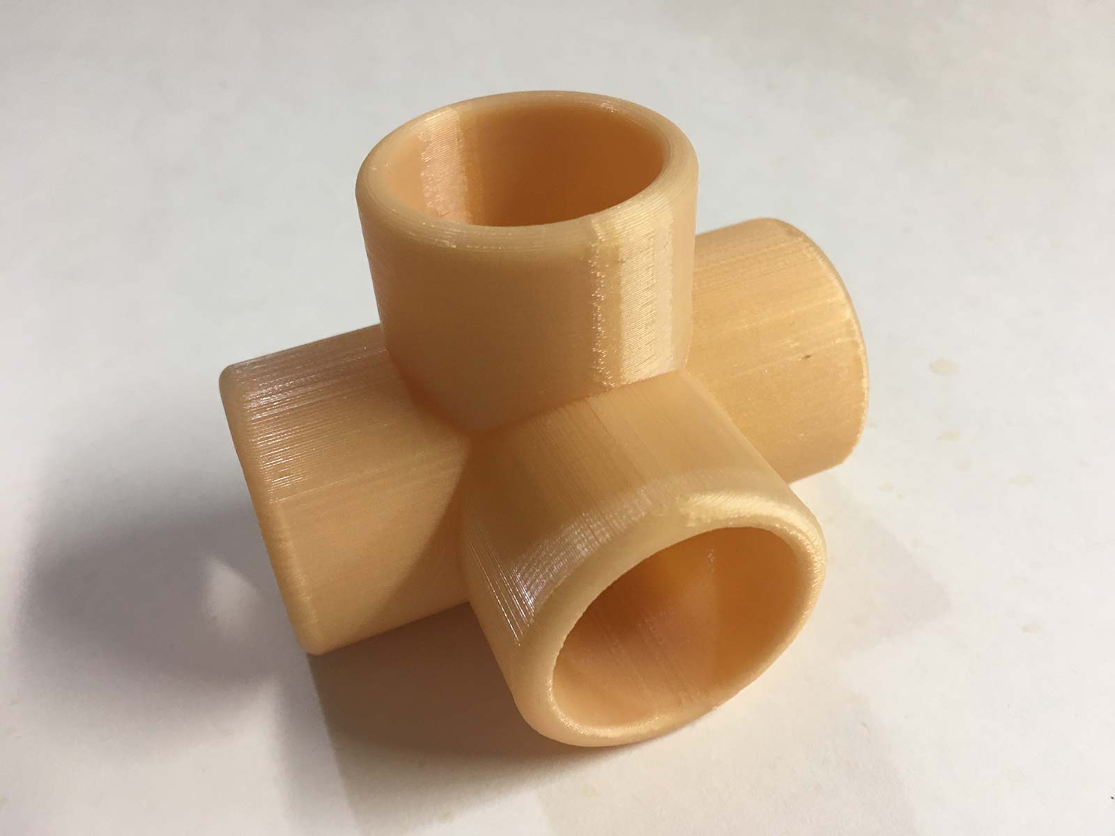 3D Printable Connection for 3/4 pvc pipes by Adrian Garcia Urbina