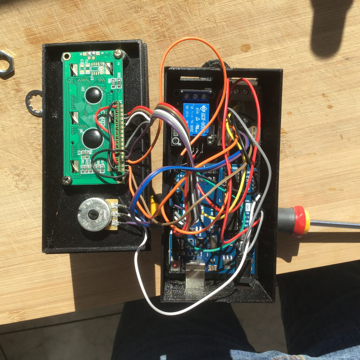 3D Printable Case for arduino + LCD + relais by Kris De Voecht