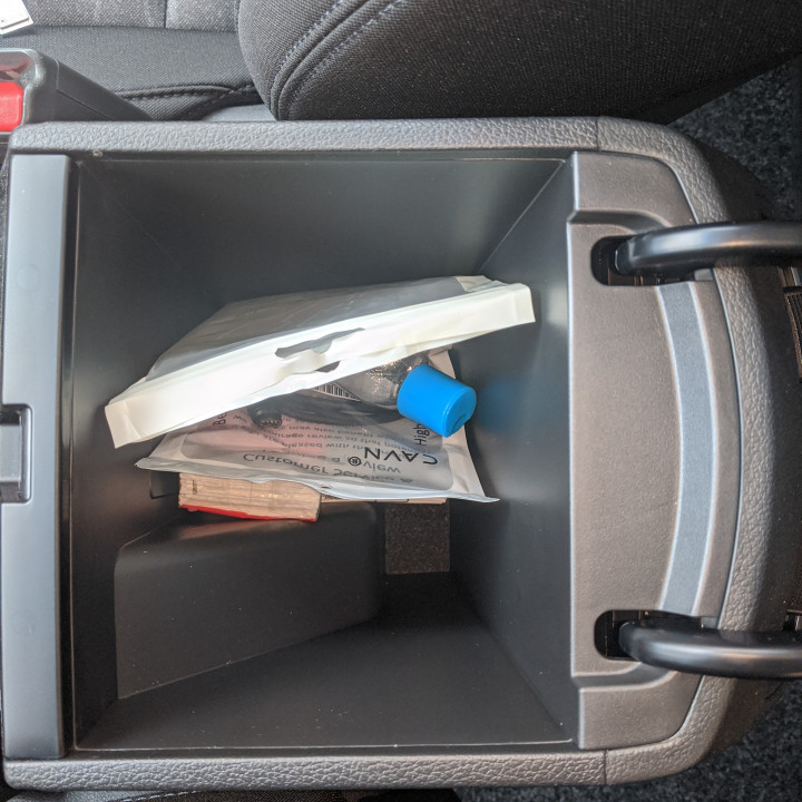 3D Printable Hyundai Tucson 2019 MT center console tray by Ivan