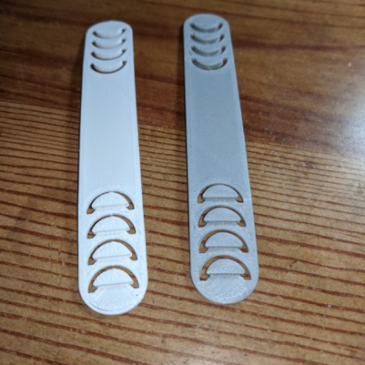 3D Printable Mask Holder by Mort