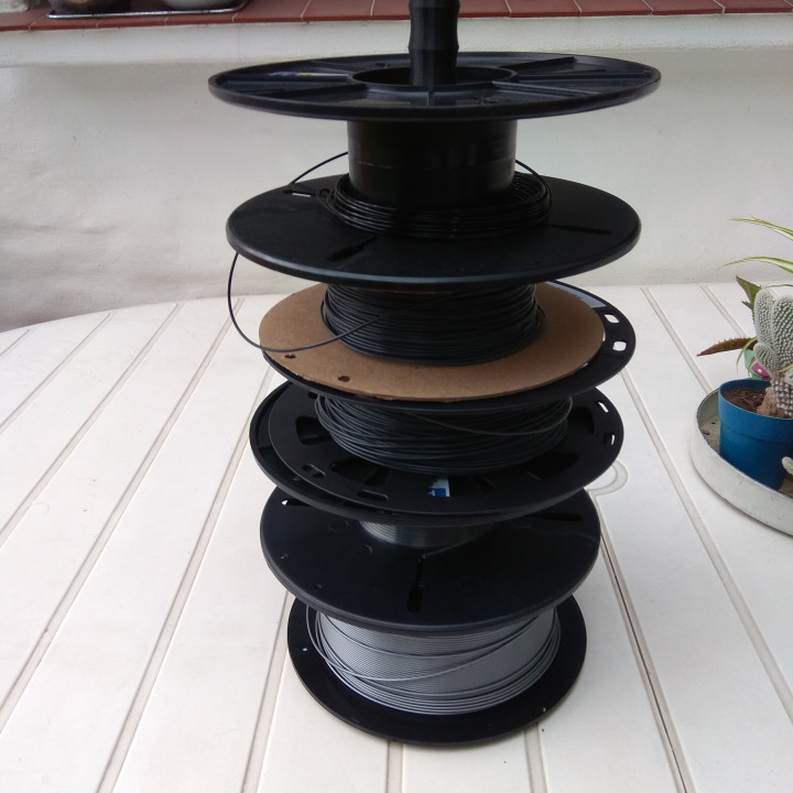 3D Printable Spool Stand by Giuliano