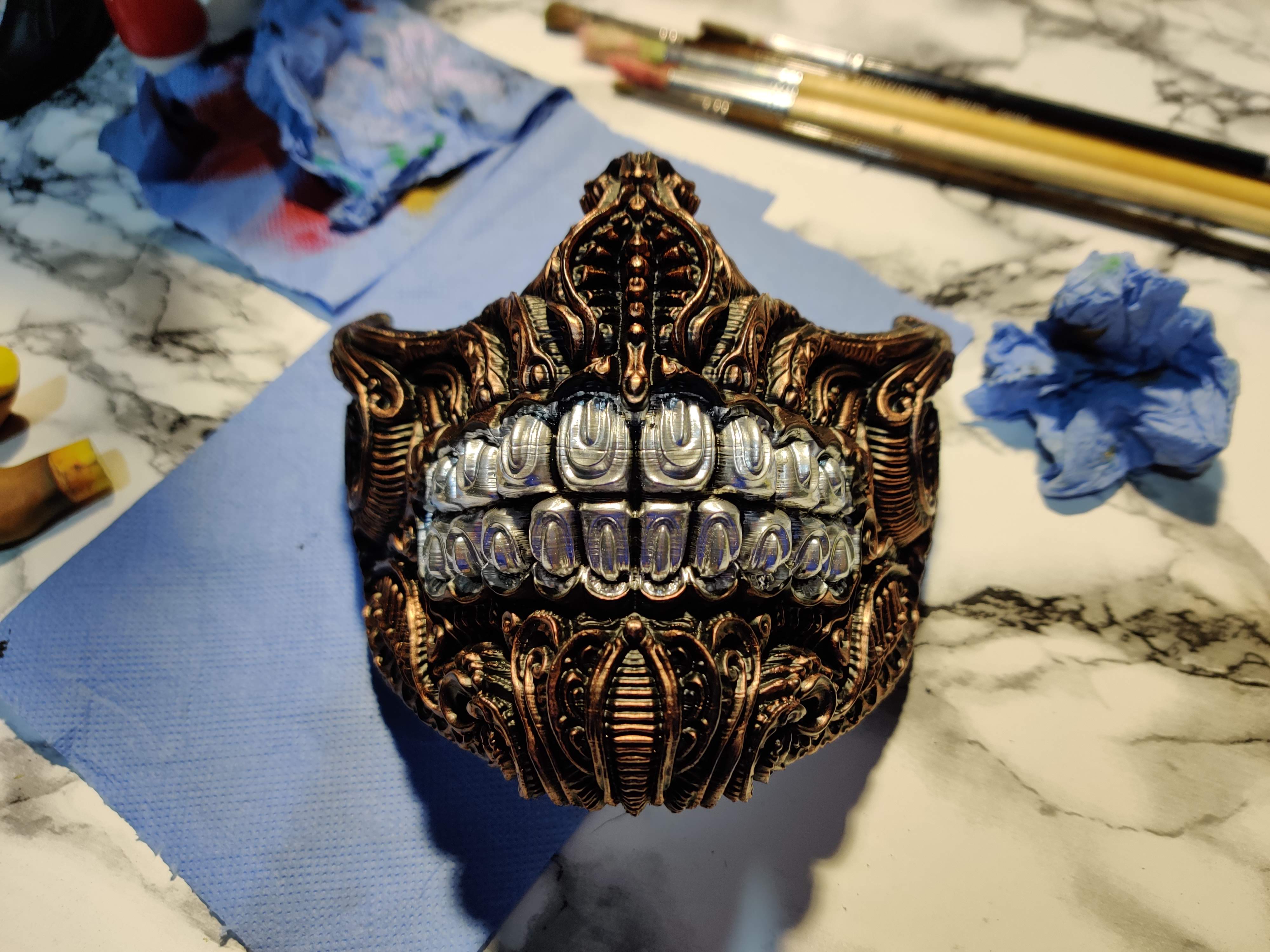 3D Printable Biomechanical skull mask by Zane Rogers