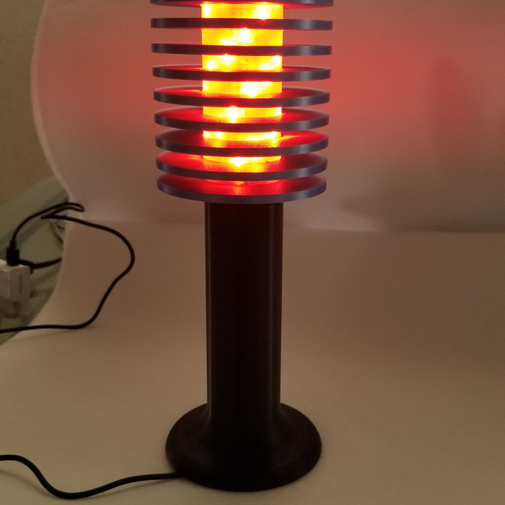 3D Printable Mood DIsc Lamp by Gustavo Leon