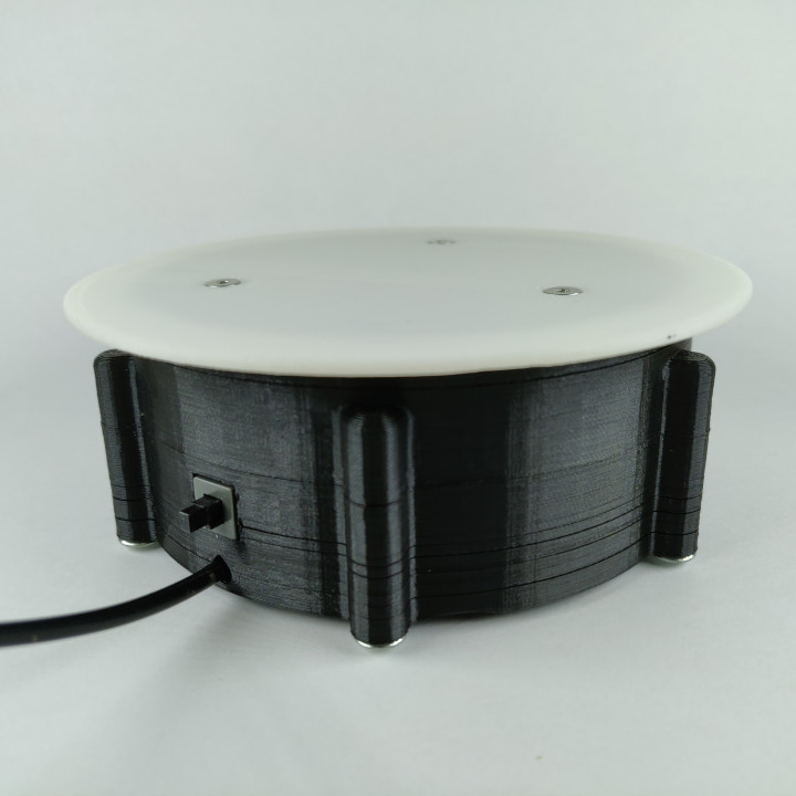 3D Printable Motorized rotating platform by IDeMa 3D