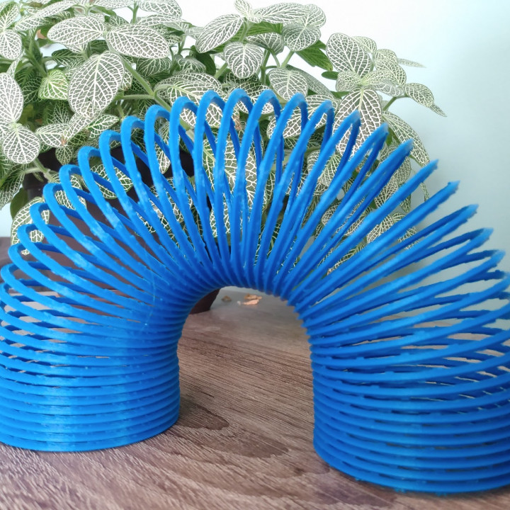 3D Printable Slinky (print-in-place) by Jimmy Erikson