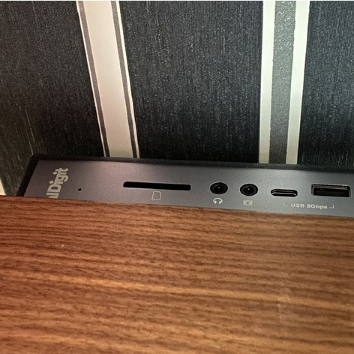 3D Printable Desk mount for CalDigit TS3+ by sagdusmir