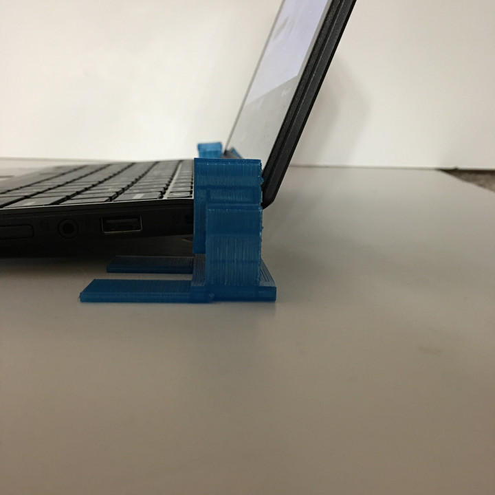 3D Printable Keyboard Stands / Risers for Chromebook Model R11 by Logan