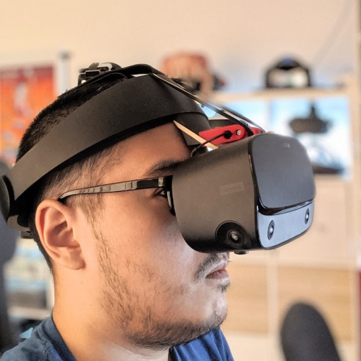 3D Printable Oculus Rift S Flip Mount Adapter by Mark Schramm