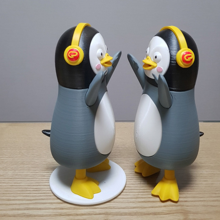 3D Printable Pengsoo (Korean Famous Penguin Character) by Seokhyun Jee