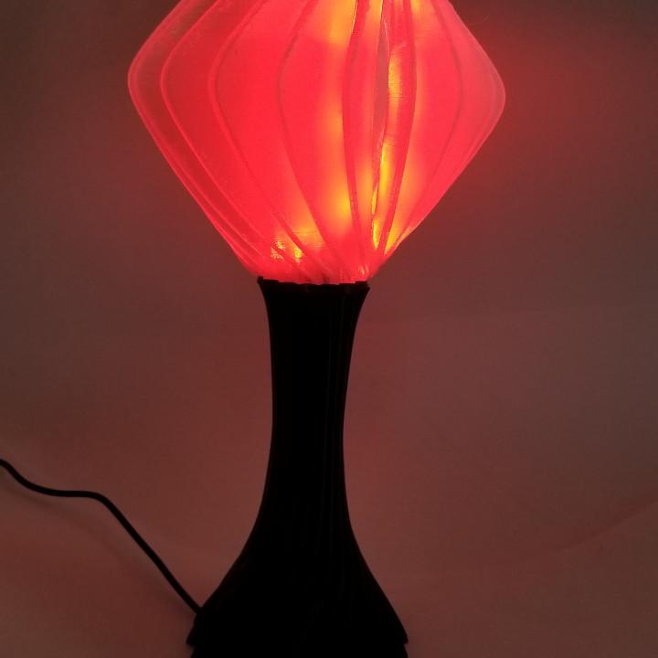 3D Printable Mood Lamp by Gustavo Leon