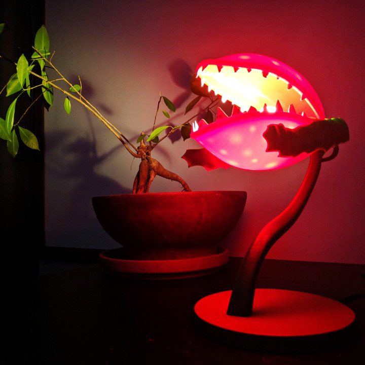 3D Printable Spitter Plant Lamp by Kalle-Iivari Mononen