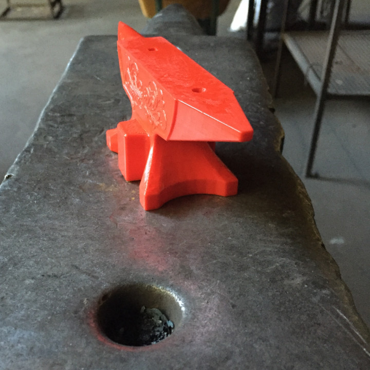 3D Printable Ornamental Blacksmith Anvil by Akalo