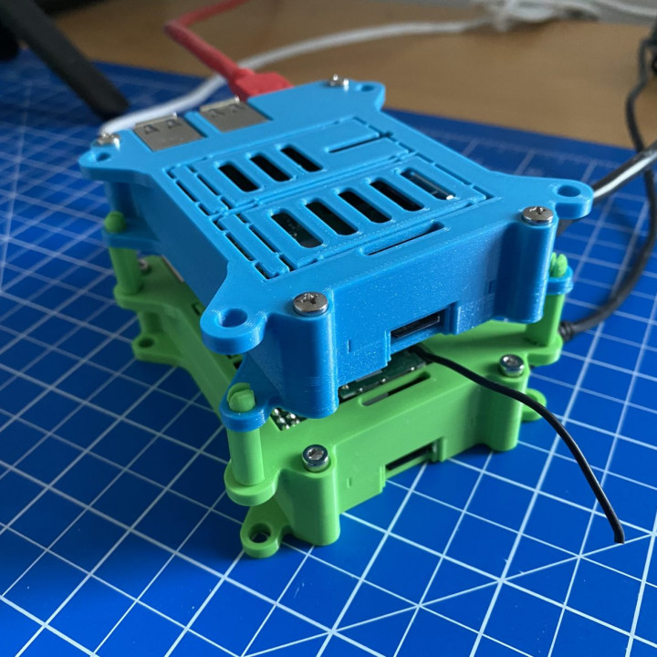 3D Printable Raspberry Pi 3 (B/B+) case with rack option by Hans Schaller