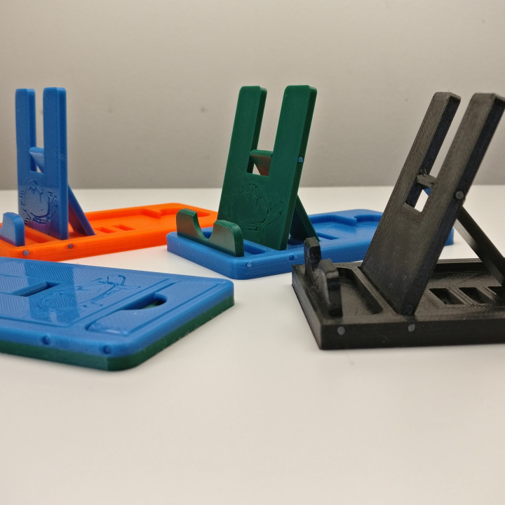3D Printable Folding Phone Holder by Alex Fubini
