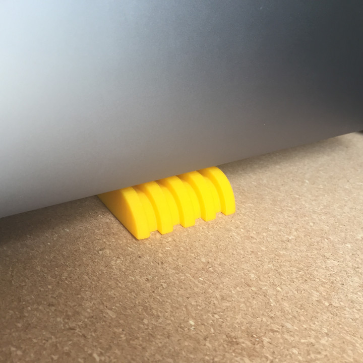 3D Printable Laptop Riser by Craig Walker