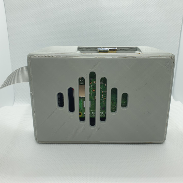 3D Printable Raspberry Pi 4B with 5 Inch Touch Screen Case by Tanner Guerra