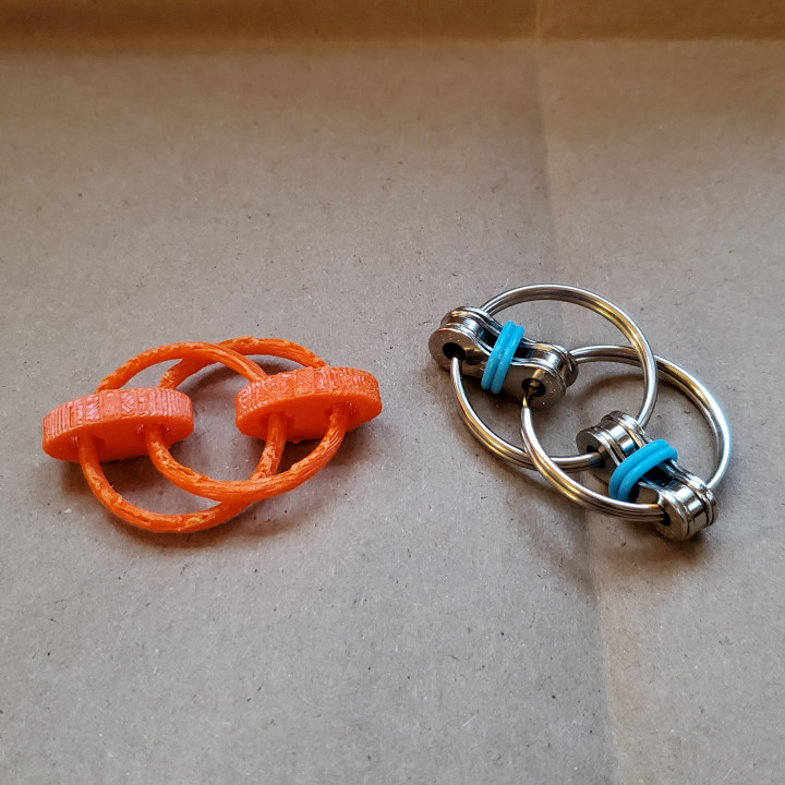 3D Printable Flipper Fidget by Amy Crump