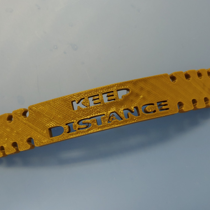 3D Printable Strap Mask by Hector Jimenez