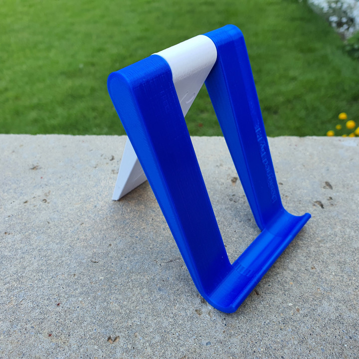 3D Printable Freely adjustable phone stand by Peter Lancz