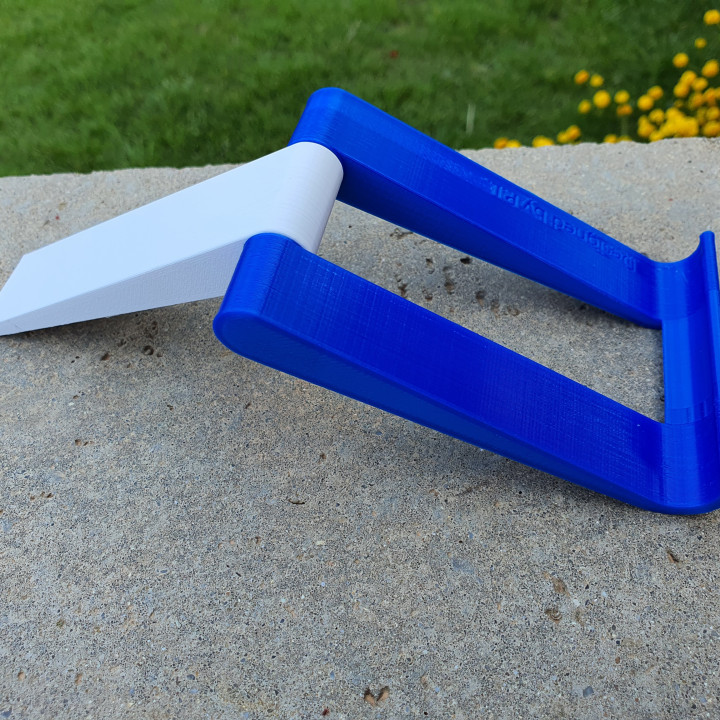 3D Printable Freely adjustable phone stand by Peter Lancz