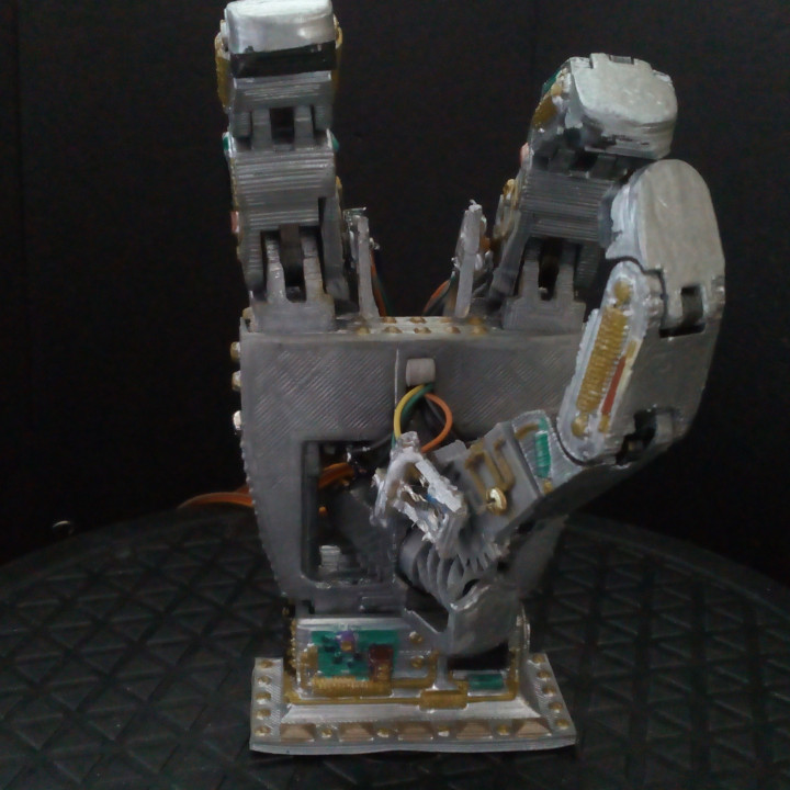 3D Printable Three finger Robotic Hand by LAD Robotics