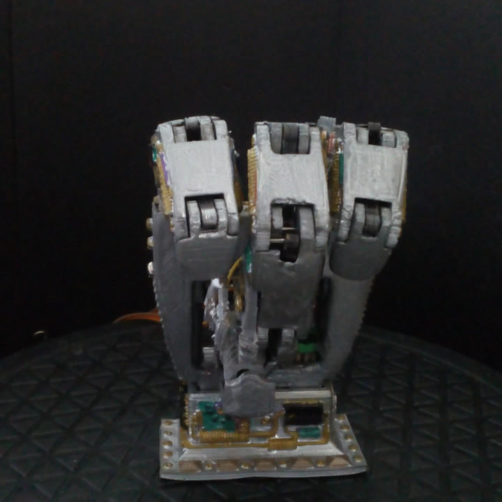 3D Printable Three finger Robotic Hand by LAD Robotics