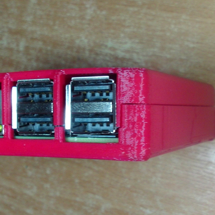 3D Printable Raspberry Pi 3+ Case with camera slot by Billy Tail