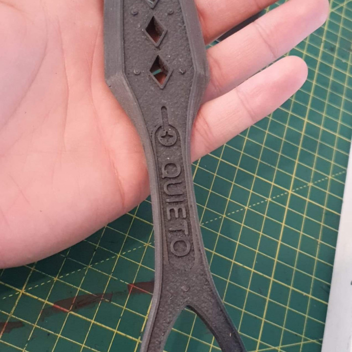 3D Printable Apex Legends Wraith Knife - Heirloom by Denis Balaban