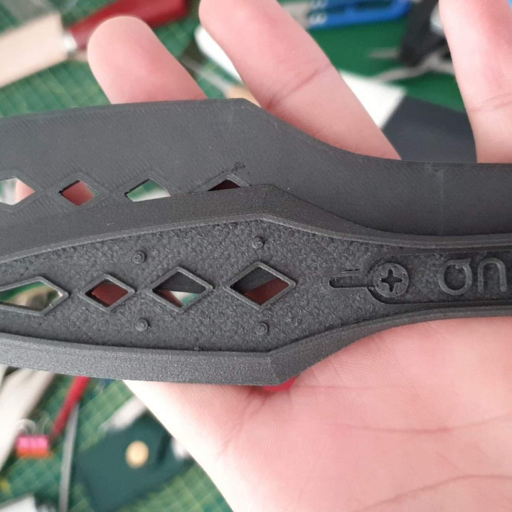 3D Printable Apex Legends Wraith Knife - Heirloom by Denis Balaban