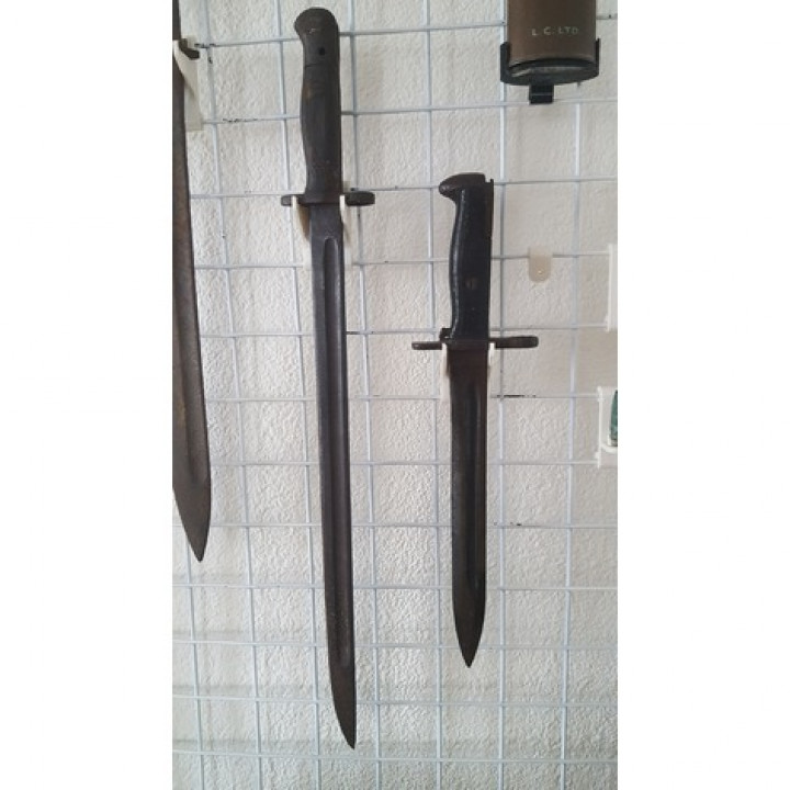 3D Printable Wall Mounting system for 5x5cm metal roster by stijn peeters