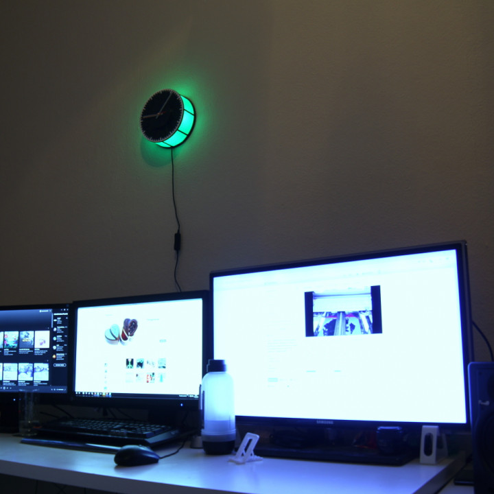 3D Printable Filament Spool Clock With RGB Lighting by Bernhard Schröcker