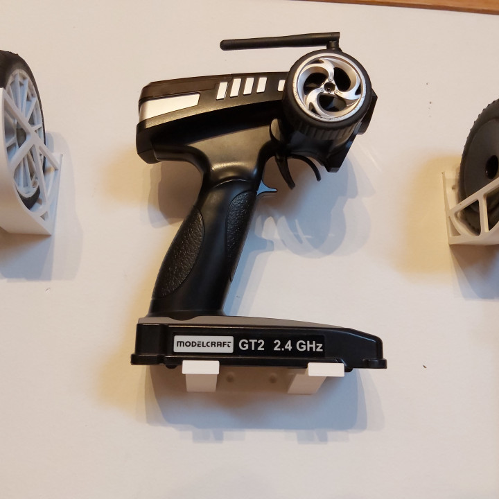 3D Printable Remote Control wall mount by Dominik
