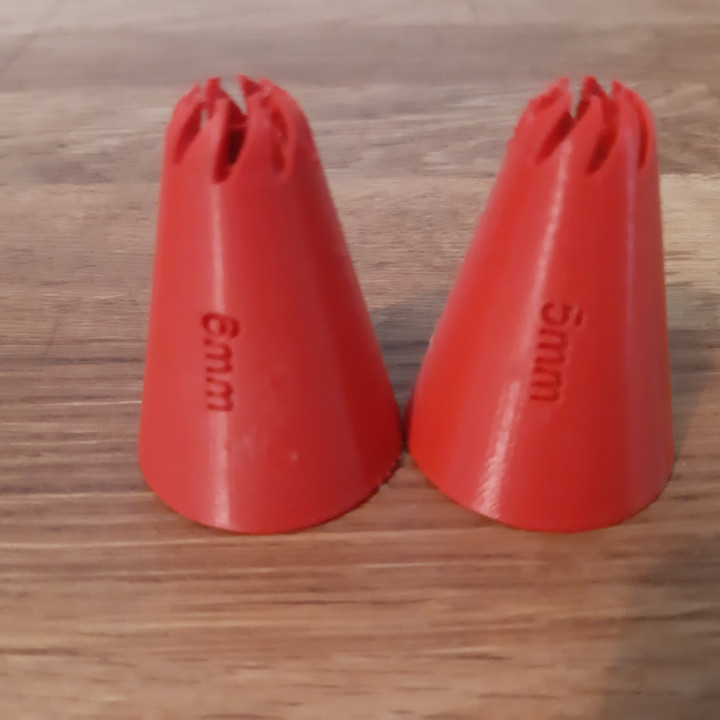 3D Printable Flower pastry socket ( 5mm, 6mm ) by Jérémy Toutain