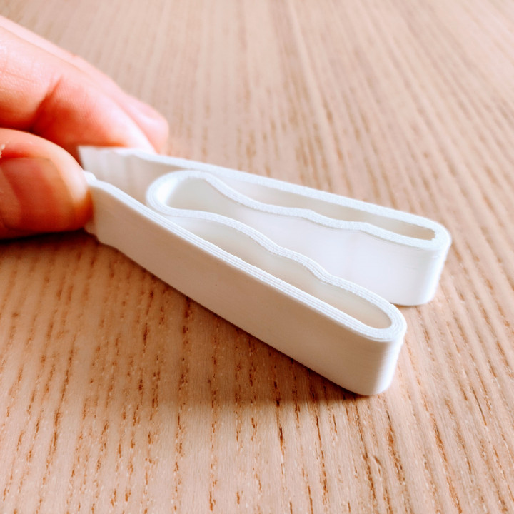3D Printable Springless clothespin by Battita Revoredo