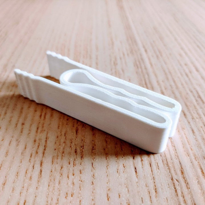 3D Printable Springless clothespin by Battita Revoredo