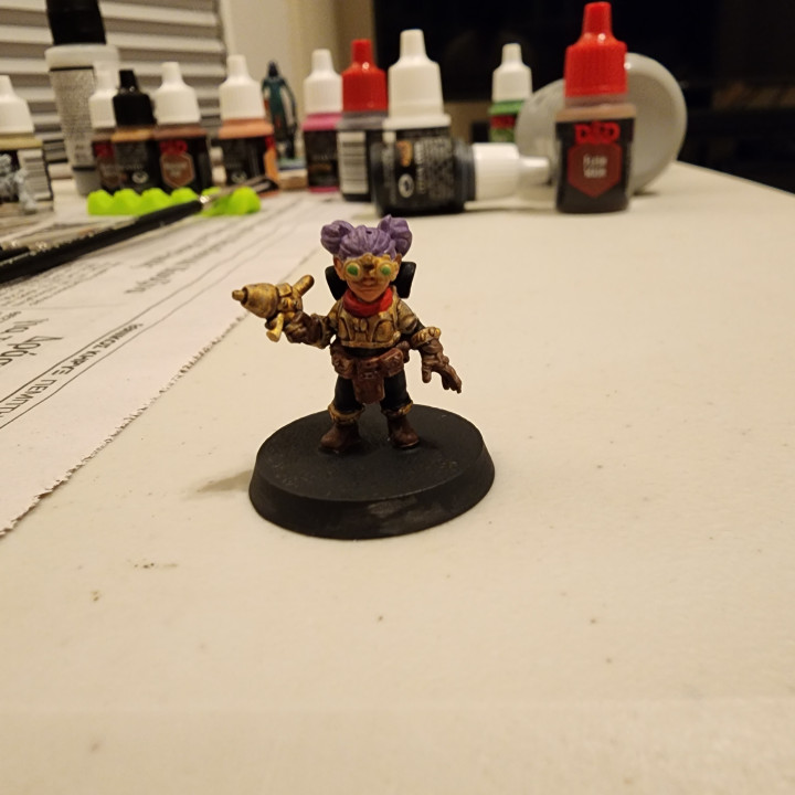 3D Print of Female Gnome Tinker (PRESUPPORTED) by Rageah0lic