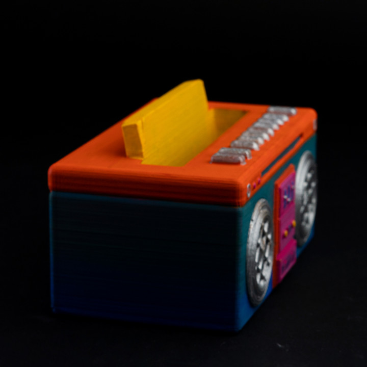 3D Printable 90’s Boombox Phone Amplifier by Stlflix